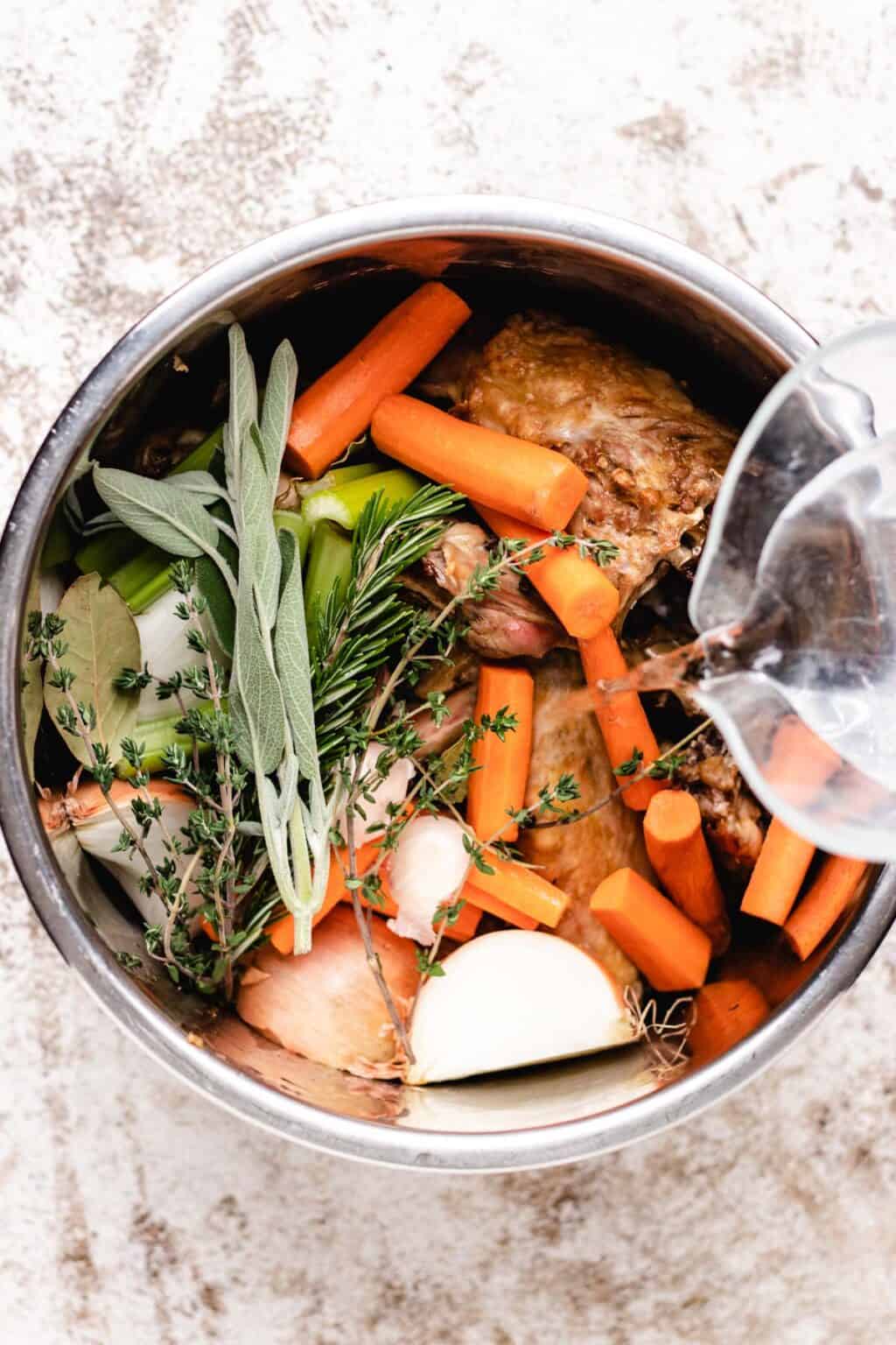 How to make turkey bone broth (turkey stock) - The Frizzled Leek